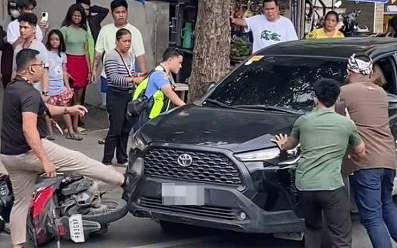Driver apprehended for failing to stop despite hitting motorcycle