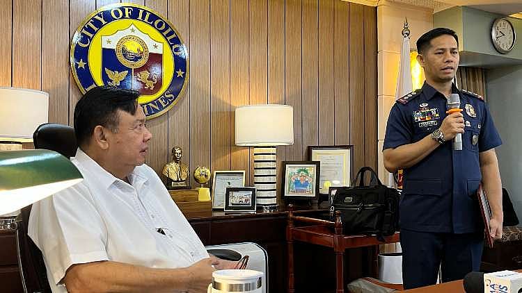 Iloilo City bestows 'Adopted Son' title on outgoing police director