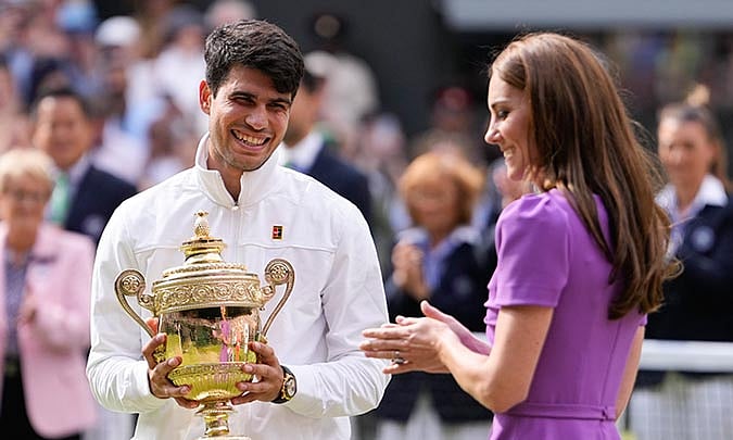 Carlos Alcaraz wins Wimbledon, now owns 4 Slam titles at 21