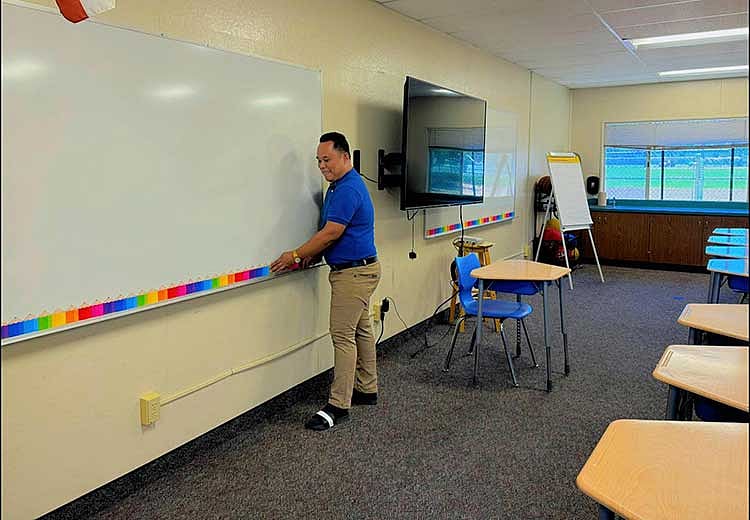 Overworked Filipino teachers leaving for bigger paychecks abroad