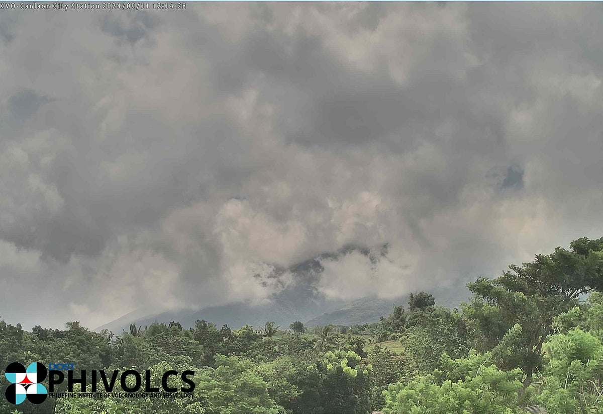 Some 300 residents evacuate as Mt. Kanlaon poses threat