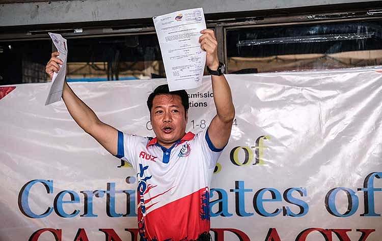 Ex-Customs chief, current mayors among filers on 7th day