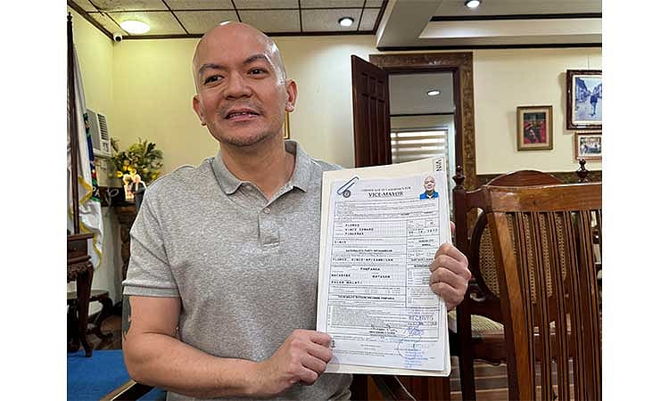 Macabebe Mayor, VM unopposed in 2025 polls