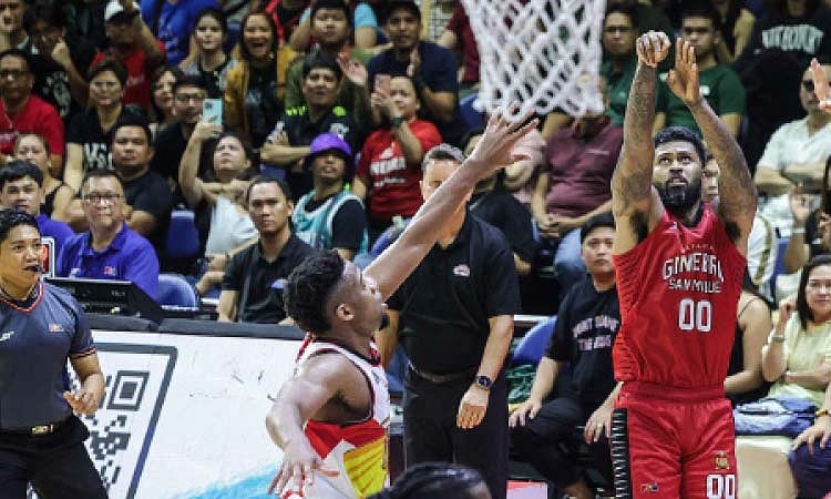 Ginebra reaches finals