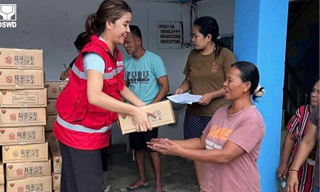 DSWD assures sufficient relief goods stockpile, funds for ‘ayuda’