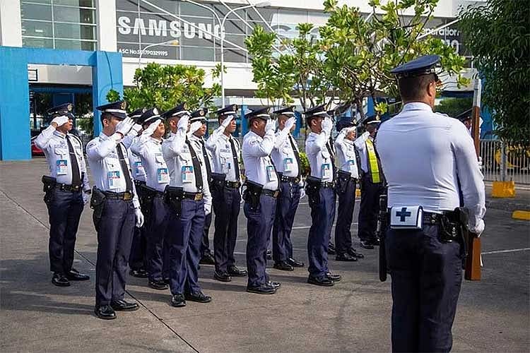 PNP reiterates policy vs costume-wearing security guards