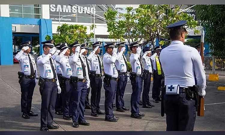PNP subli mipahimangno batok sa guwardiya nga nag-costume