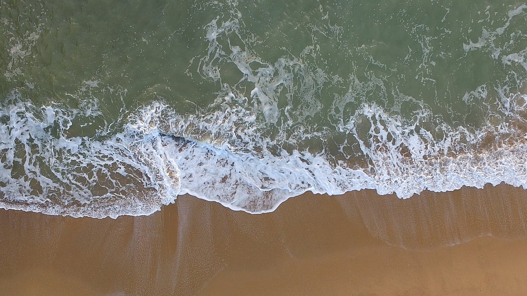 Abiso sa red tide sa Balite Bay