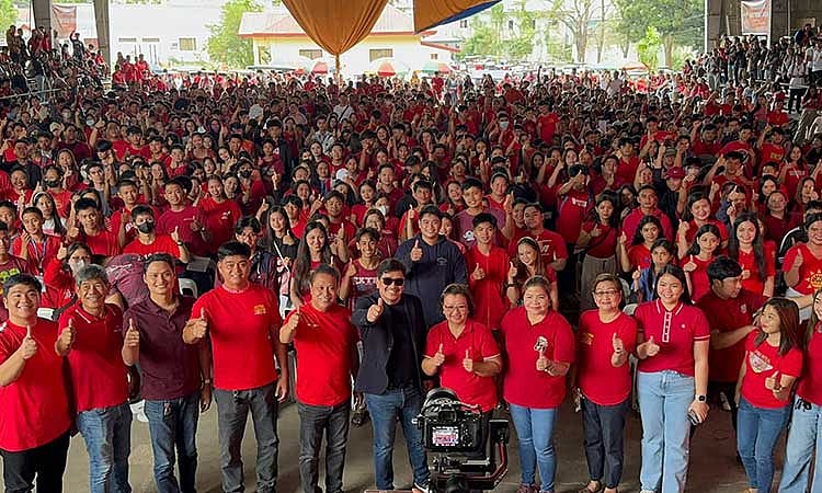 1,500 Candaba students receive educational aid