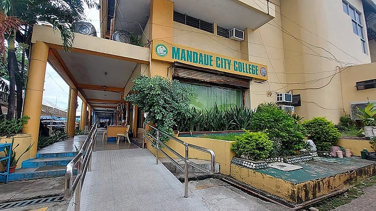 Mandaue City College, hospital construction to begin in 2026