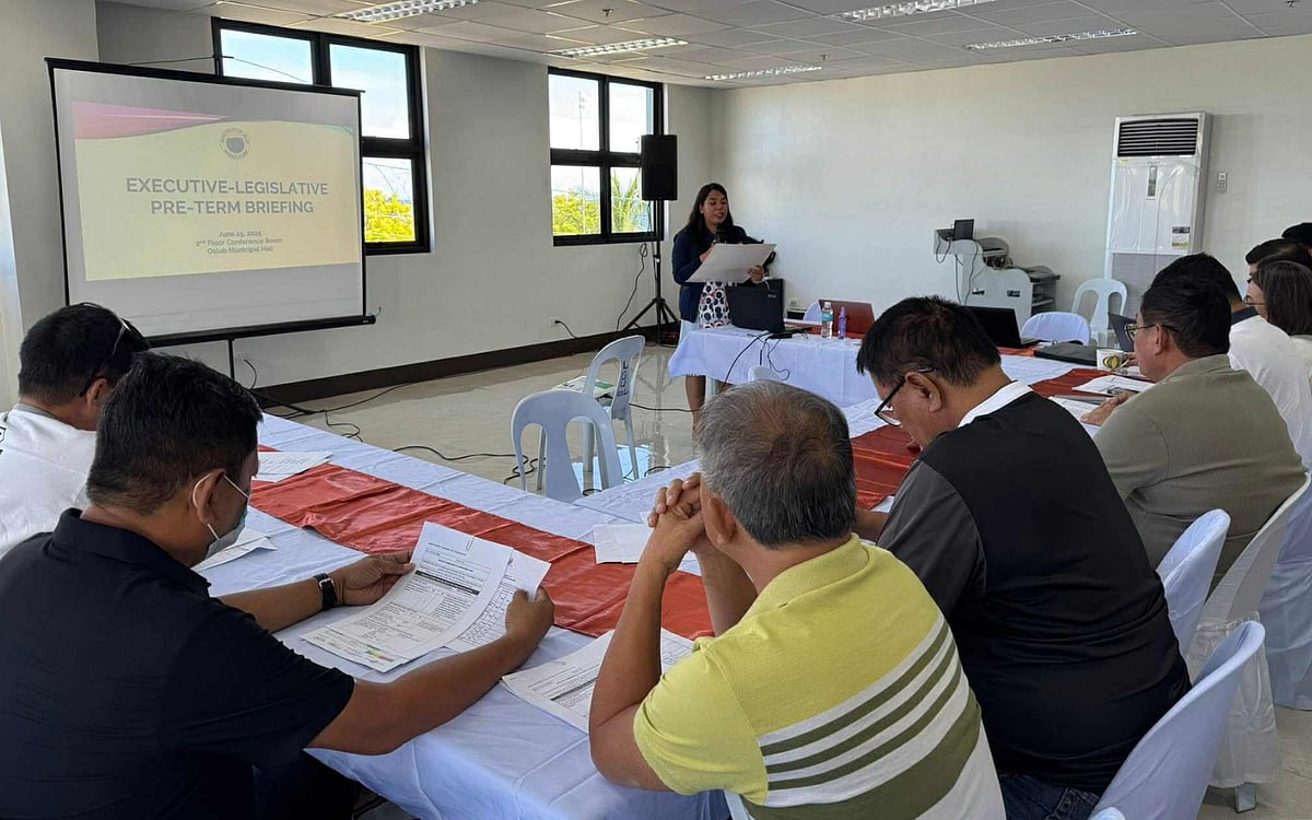Oslob holds pre-term briefing ahead of 2025–2028 transition
