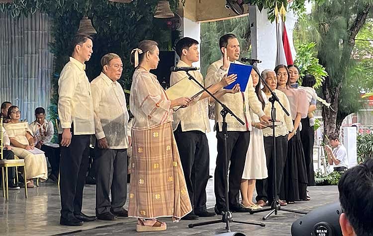 Newly elected Antique officials sworn into office