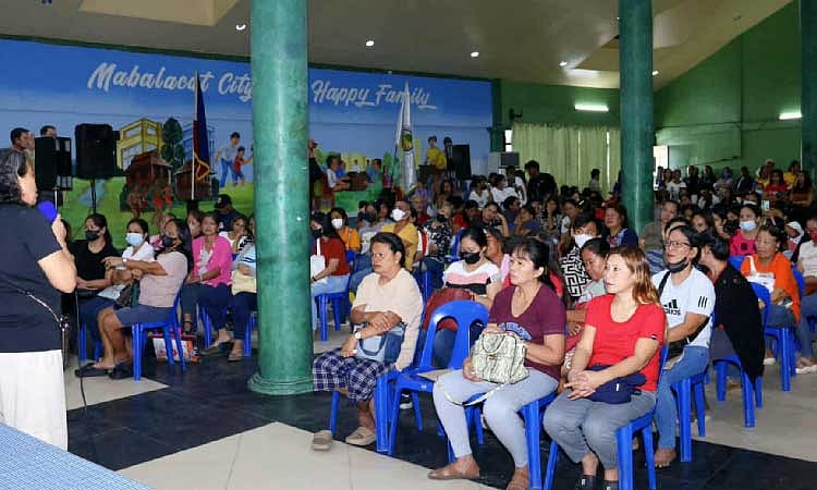 Mabalacat Mayor to expand benefits for solo parents