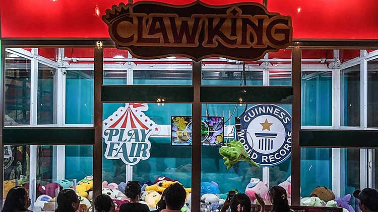 Cebu breaks Guinness record for world’s largest claw machine
