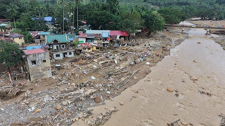 70,000 Cebu Households Without Water After Typhoon Tino