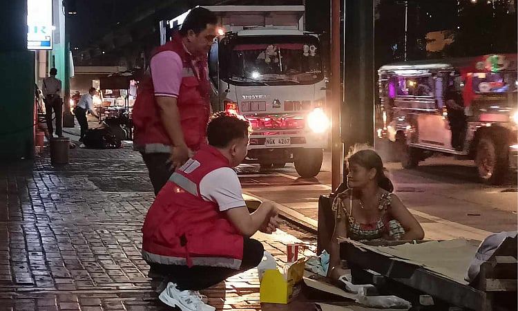 DSWD Pag-Abot Program Assists 124 Street Families in Davao