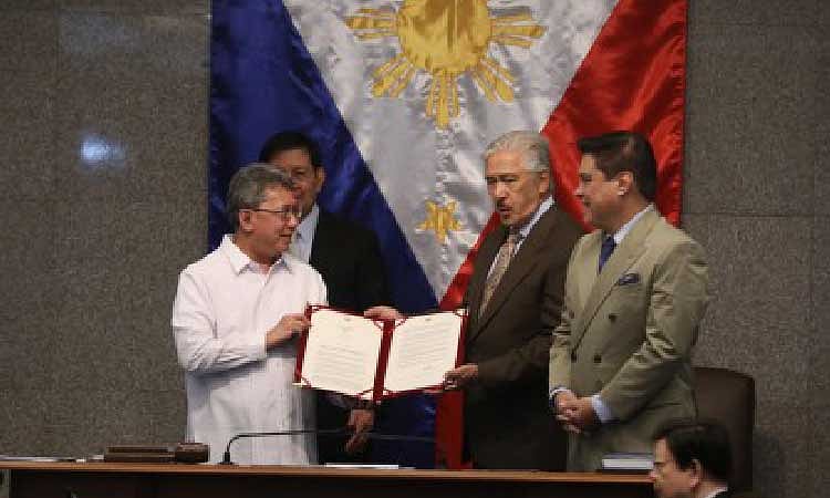 Senate honors Bantug for 32 years of service