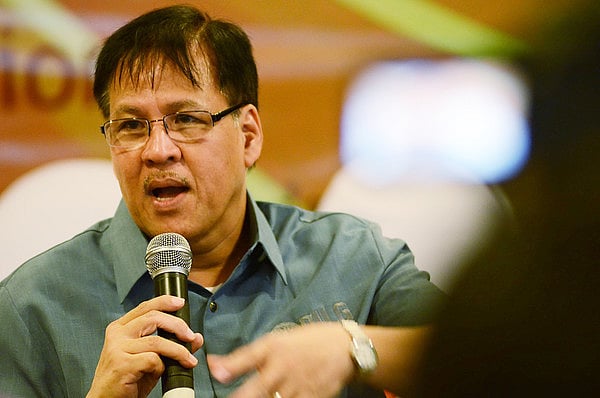 Aquino oversees rescue operation for Robredo, 2 pilots