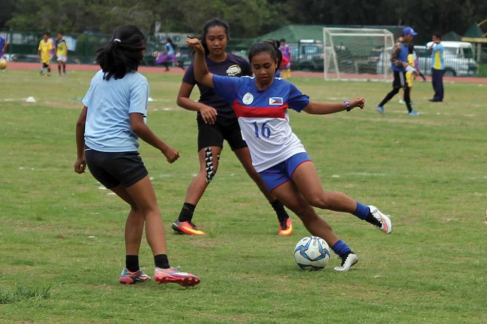 Team 'Palaro' lords Strawberry Football Cup