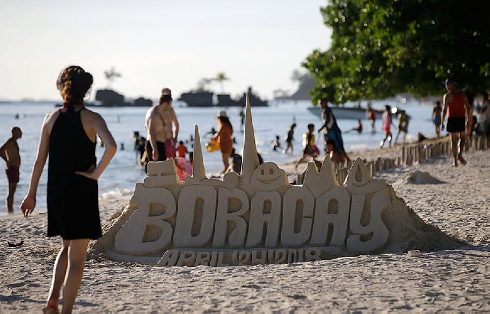 Palace slams bid to stop Boracay closure