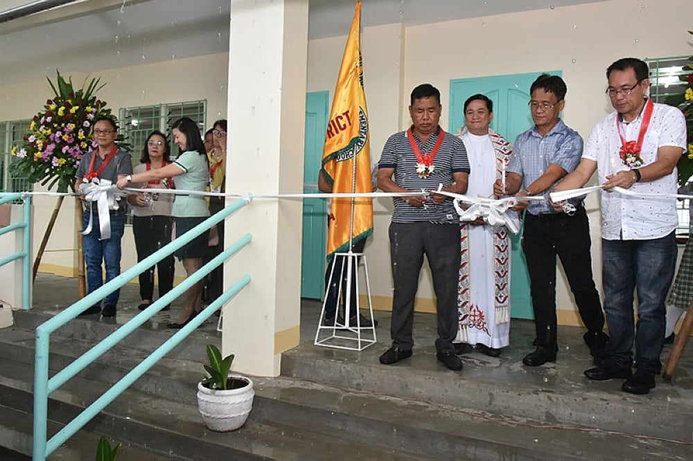 Capitol inaugurates 2 school buildings in Lubao, Guagua