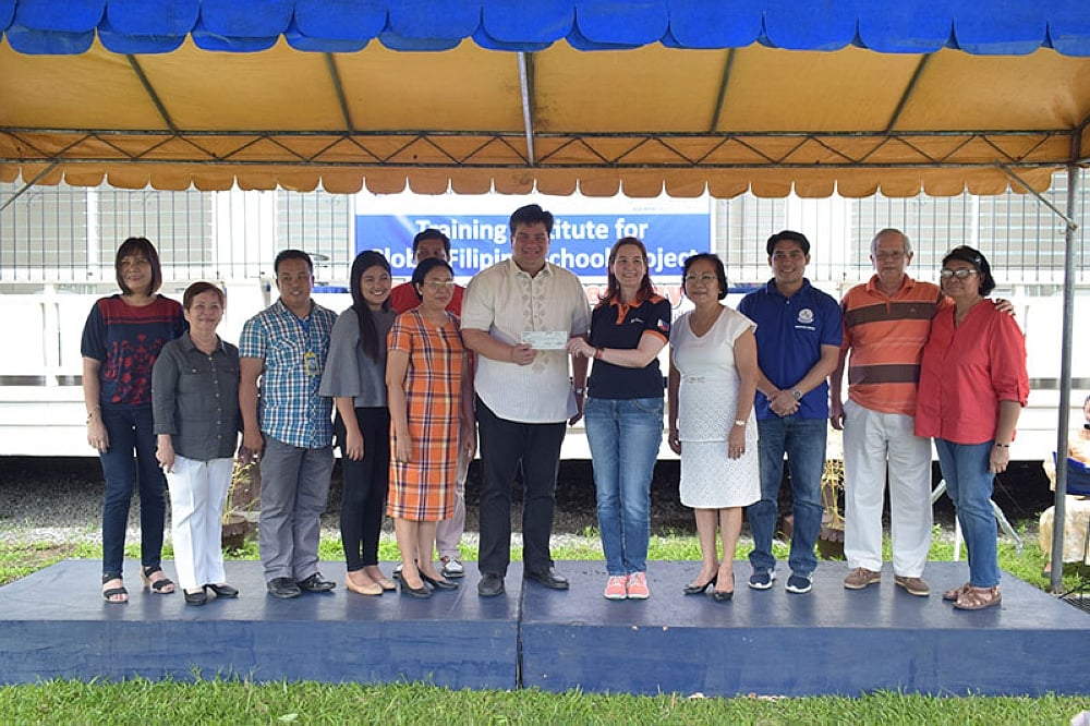 Silay turns over P1.8M to Ayala Foundation