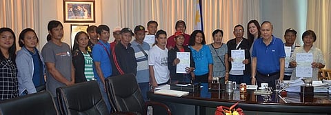 Iloilo guv releases checks for various projects