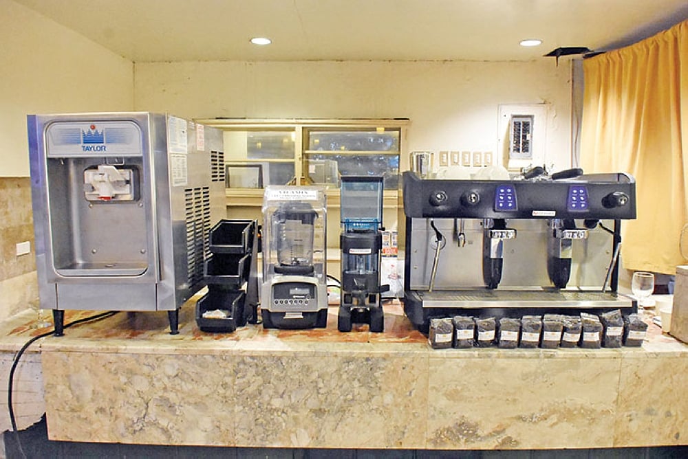 Modern kitchen, laundry equipment with Technolux