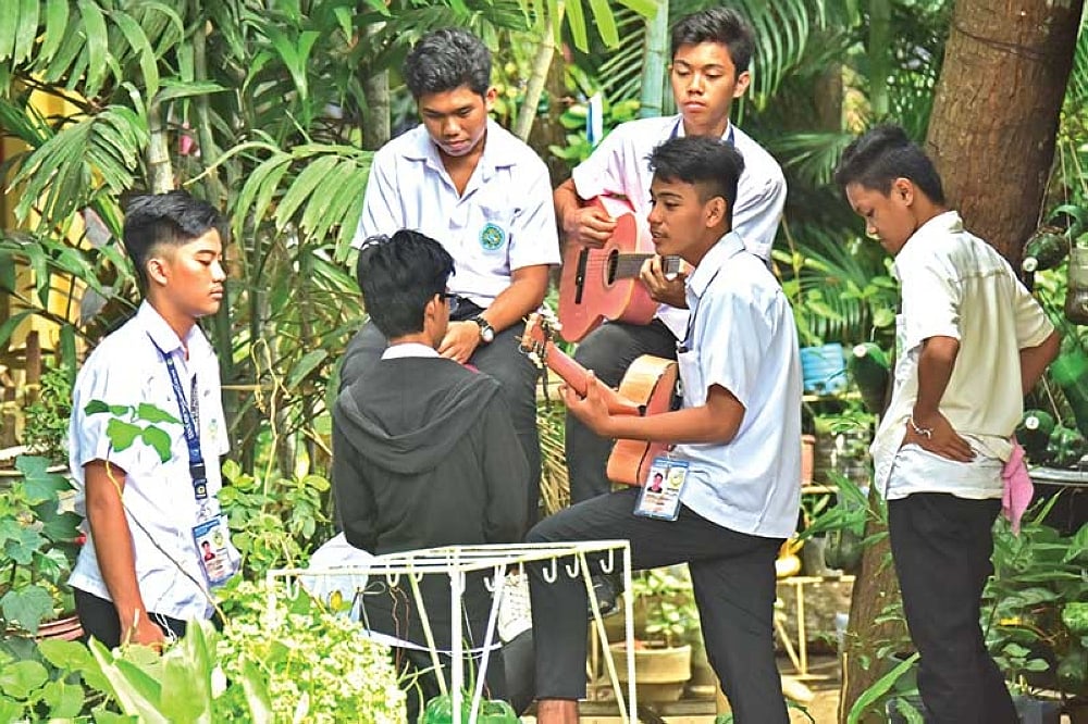 Jam break for high school students