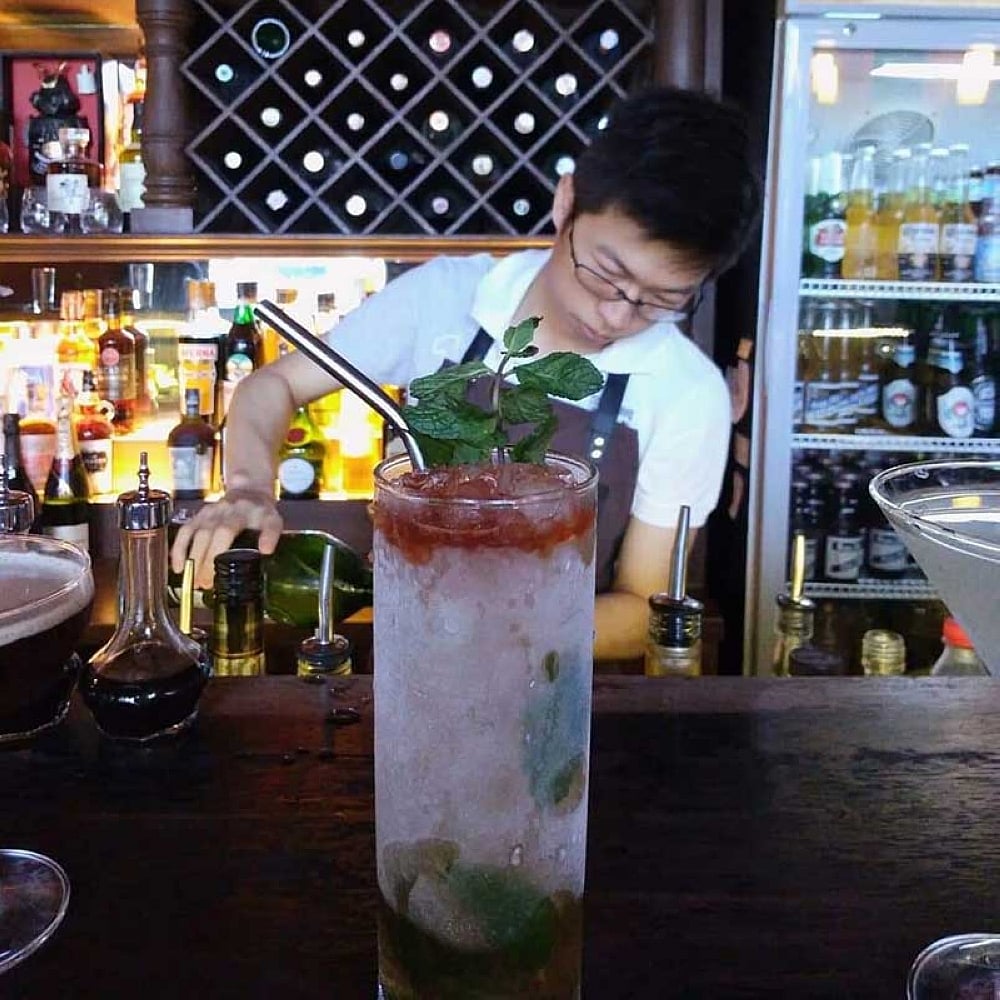 Kloyd Ang: Oro’s cocktail expert