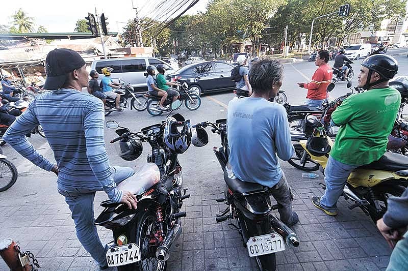 Cebu City mayor to organize 6,000 habal-habal drivers