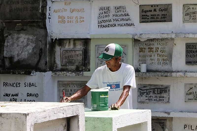 Police on full alert, issue safety tips for "Undas"