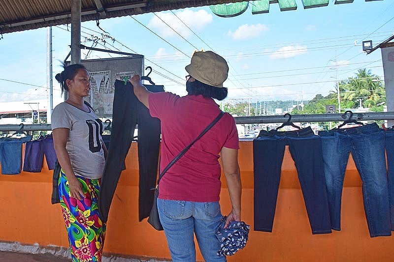 Selling at Matina Crossing overpass