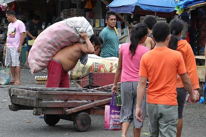 Kargador sa Bankerohan Public Market