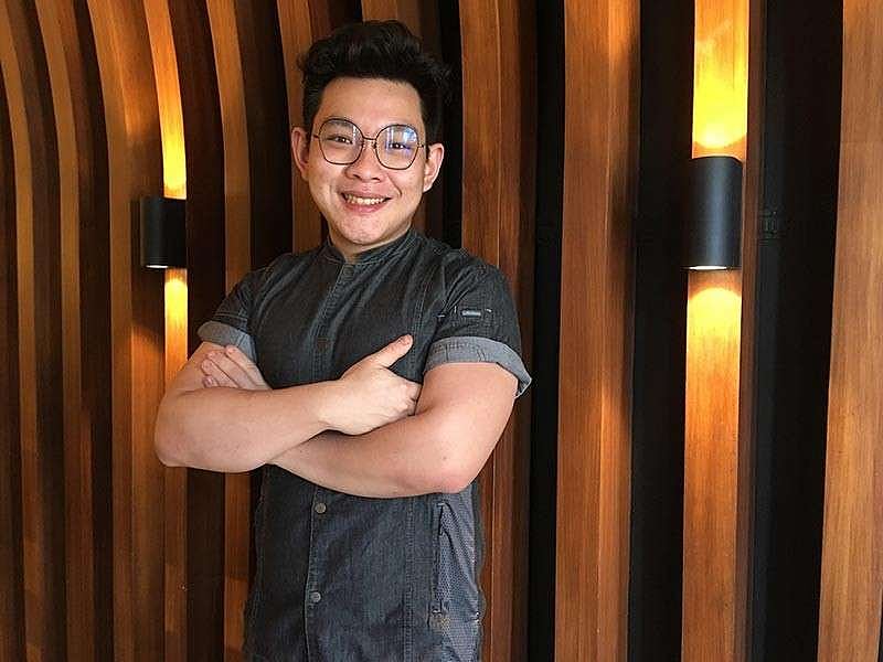 Alama: Fat Cow in a booming city