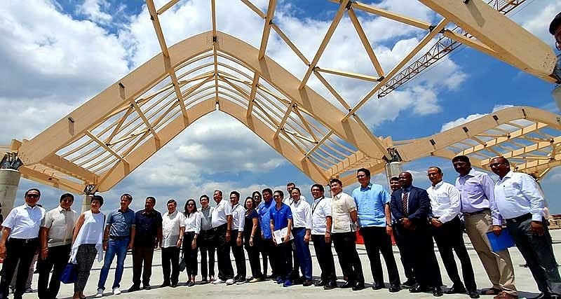 Kapampangans grateful to Ejercito, Tugade