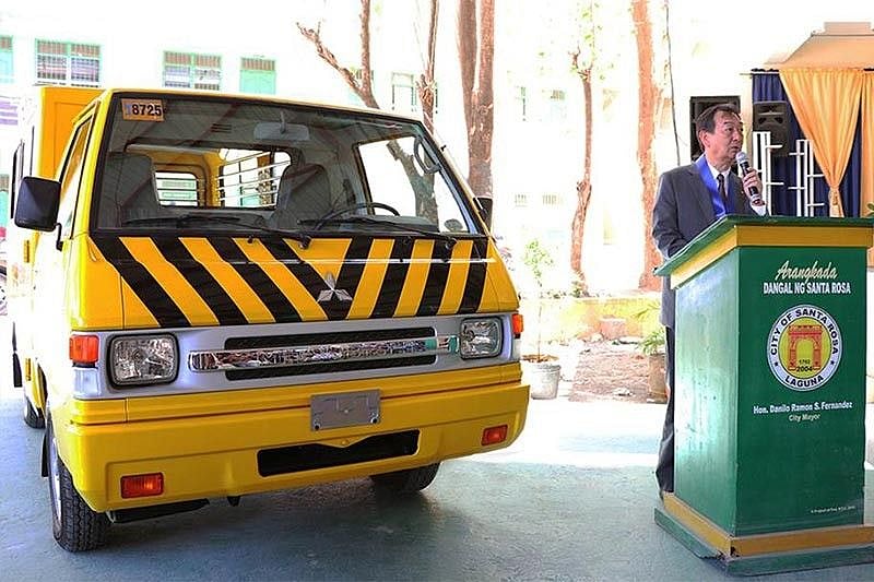 Mitsubishi Motors Philippines donates L300 school bus to SCITech Laguna
