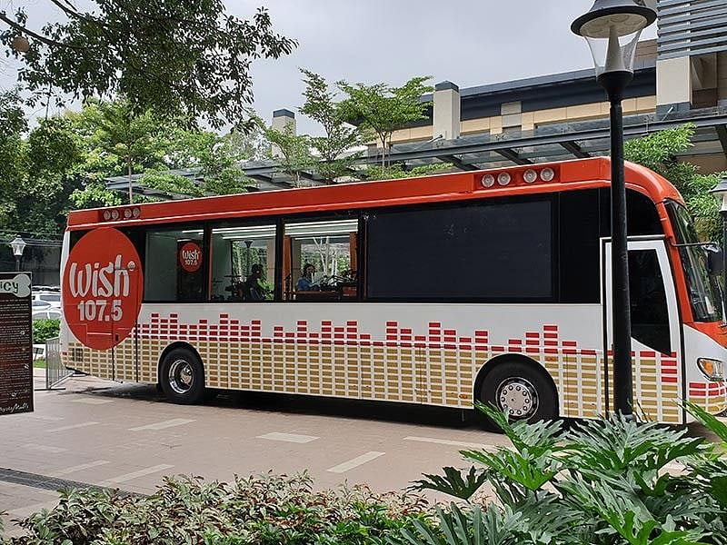 Wish 107.5 Bus visits Bacolod