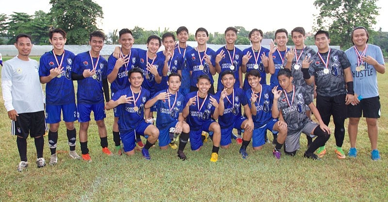 Corpus Christi split football boys' titles