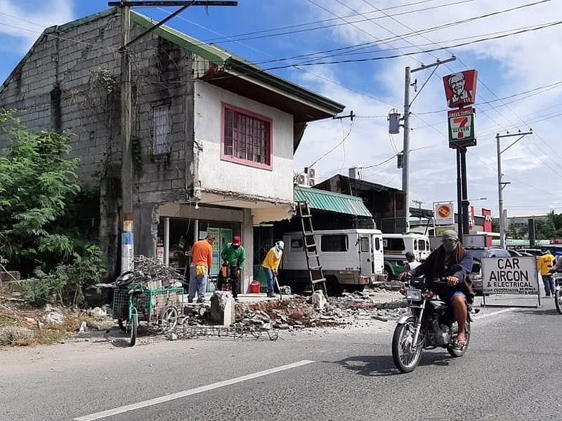 MacArthur Highway in Apalit cleared of obstructions