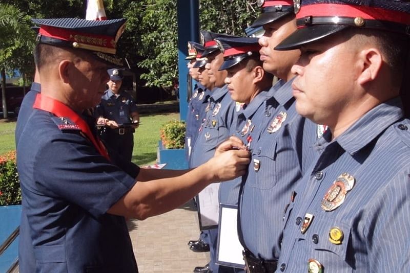 PNP top brass awards 'Medals of Heroism' to Samar cops