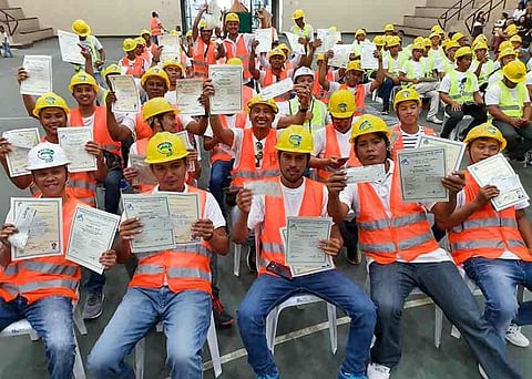 Woman graduates from PUJ scholarship program