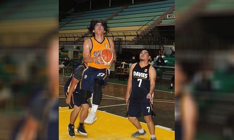 Sun & Rain nabbed its fourth win in a row in the Architects + Engineers ...