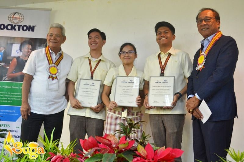 CNU student-researchers win award