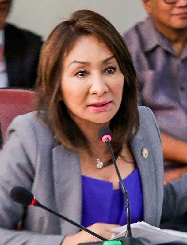 Prov'l Gov't shifts to Globe Telecom for cheaper plan