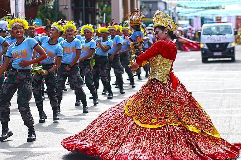 Grand parade draws 2 million