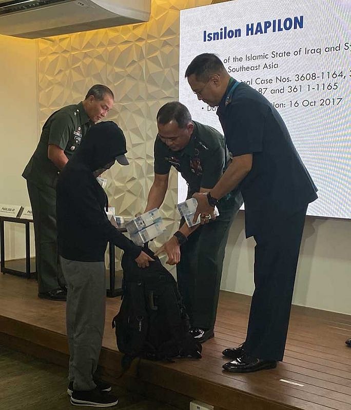 Tipster gets P12-M cash reward for info on Isnilon Hapilon, Omar Maute