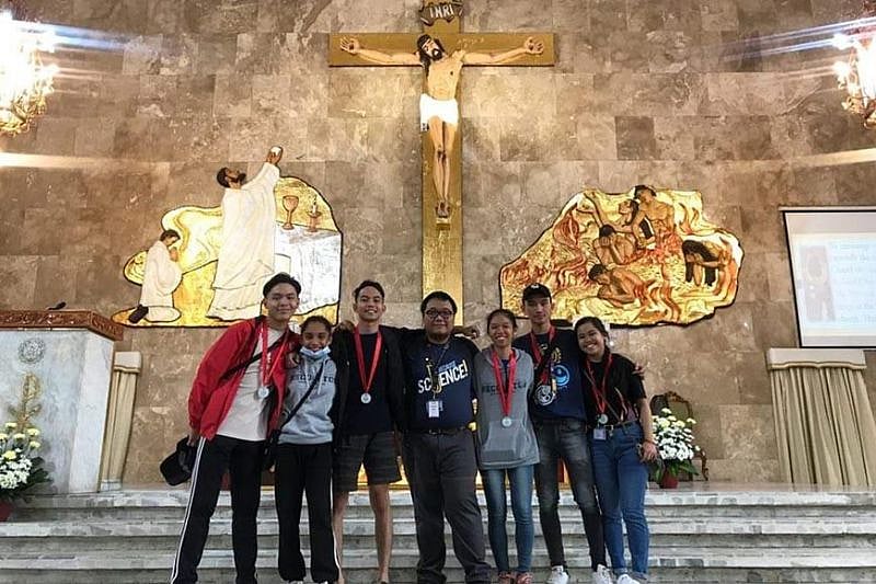 UNO-R students win 2 research awards