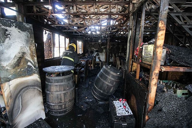 2-story building catches fire