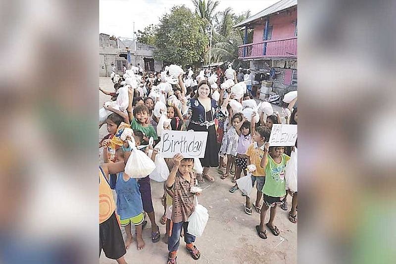 Super Blowout: Mipaambit sa iyang grasya ngadto sa uban